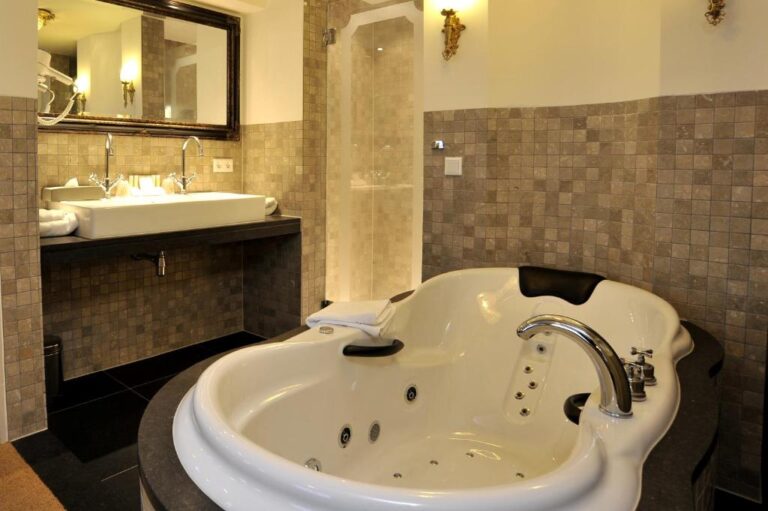 🛁 Hotels in Helmond met Jacuzzi op Kamer